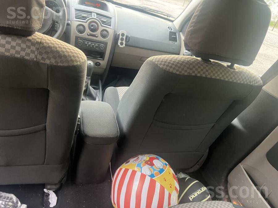 Pelēks Renault Megane 2003 Jelgava, ar dzinēja tilpumu 1.40 L un nobraukumu 138 tūkst. km par 1150 €, foto 15 vietnē AUTOMOTO.COM.LV