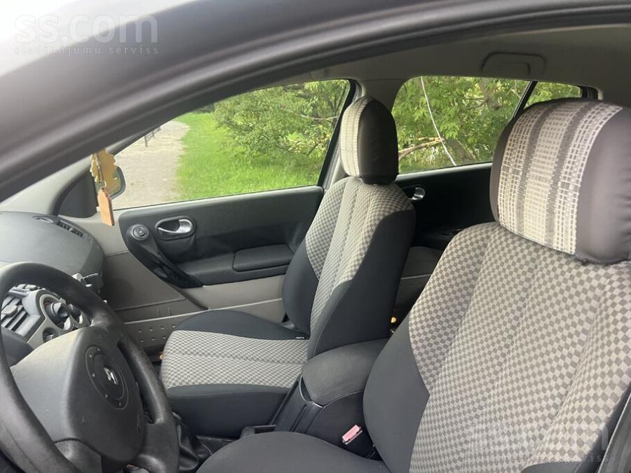 Pelēks Renault Megane 2003 Jelgava, ar dzinēja tilpumu 1.40 L un nobraukumu 138 tūkst. km par 1150 €, foto 16 vietnē AUTOMOTO.COM.LV