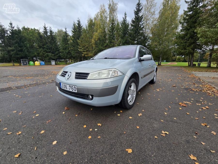 Pelēks Renault Megane 2003 Jurbarkas, ar dzinēja tilpumu 1.40 L un nobraukumu 220 tūkst. km par 870 €, foto 1 vietnē AUTOMOTO.COM.LV