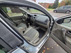 Pelēks Renault Megane 2003 Jurbarkas, ar dzinēja tilpumu 1.40 L un nobraukumu 220 tūkst. km par 870 €, foto 7 vietnē AUTOMOTO.COM.LV
