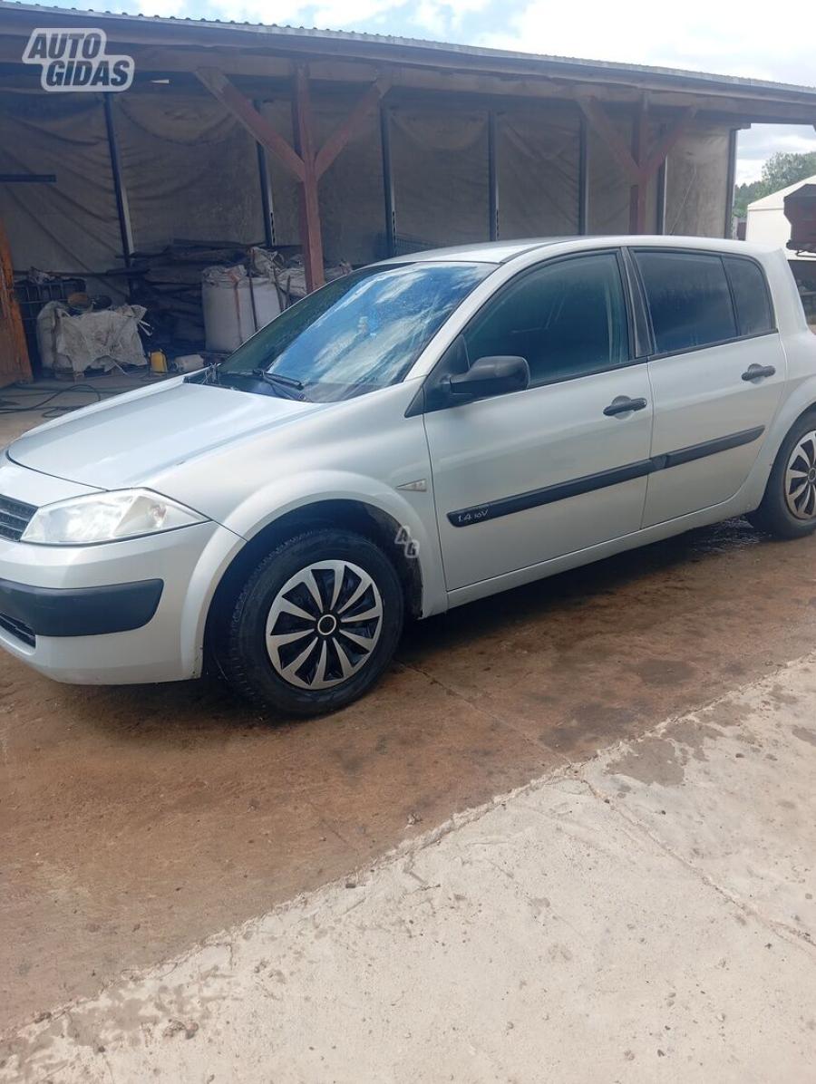 Grey Renault Megane 2004 in Alytus, with an engine capacity of 1.40 L and mileage of 5000 thousand km for 800 €, photo 1 on AUTOMOTO.COM.LV