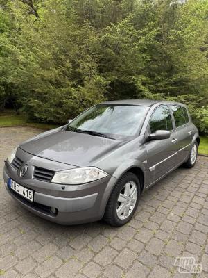 Pelēks Renault Megane 2004 Viļņa, ar dzinēja tilpumu 1.60 L un nobraukumu 147 tūkst. km par 980 €, foto  vietnē AUTOMOTO.COM.LV