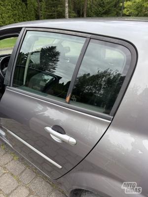 Pelēks Renault Megane 2004 Viļņa, ar dzinēja tilpumu 1.60 L un nobraukumu 147 tūkst. km par 980 €, foto 8 vietnē AUTOMOTO.COM.LV