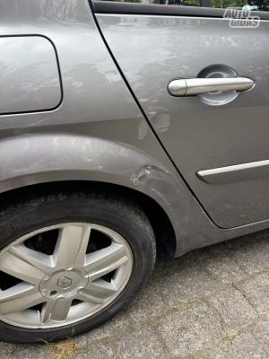 Pelēks Renault Megane 2004 Viļņa, ar dzinēja tilpumu 1.60 L un nobraukumu 147 tūkst. km par 980 €, foto 9 vietnē AUTOMOTO.COM.LV