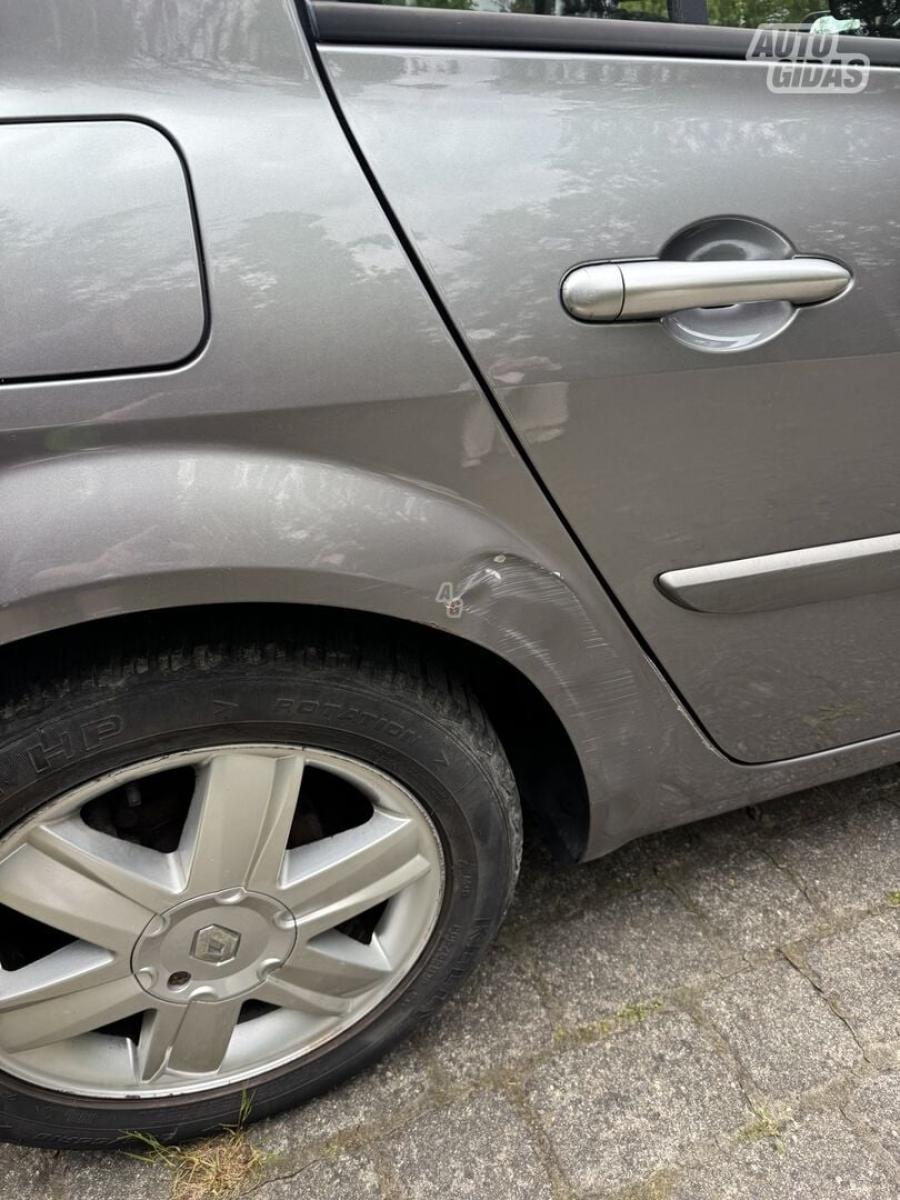 Pelēks Renault Megane 2004 Viļņa, ar dzinēja tilpumu 1.60 L un nobraukumu 147 tūkst. km par 980 €, foto 9 vietnē AUTOMOTO.COM.LV