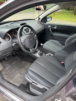 Pelēks Renault Megane 2004 Viļņa, ar dzinēja tilpumu 1.60 L un nobraukumu 147 tūkst. km par 980 €, foto 11 vietnē AUTOMOTO.COM.LV