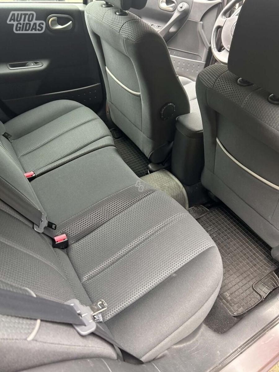 Pelēks Renault Megane 2004 Viļņa, ar dzinēja tilpumu 1.60 L un nobraukumu 147 tūkst. km par 980 €, foto 18 vietnē AUTOMOTO.COM.LV