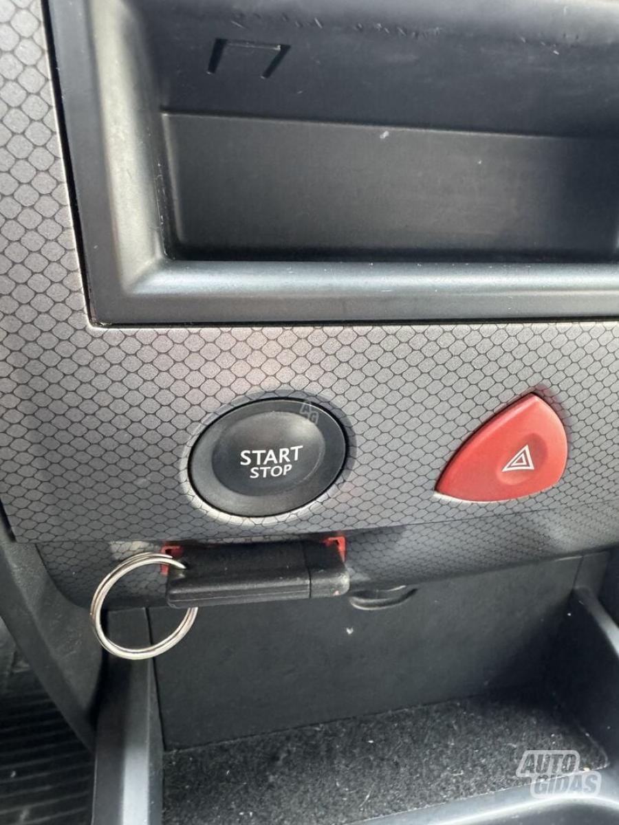 Pelēks Renault Megane 2004 Viļņa, ar dzinēja tilpumu 1.60 L un nobraukumu 147 tūkst. km par 980 €, foto 19 vietnē AUTOMOTO.COM.LV