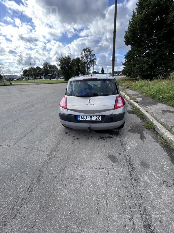 Grey Renault Megane 2004 in Riga, with an engine capacity of 1.40 L and mileage of 0 thousand km for 850 €, photo 5 on AUTOMOTO.COM.LV
