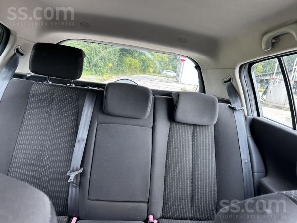 Grey Renault Megane 2004 in Riga, with an engine capacity of 1.40 L and mileage of 0 thousand km for 850 €, photo 7 on AUTOMOTO.COM.LV