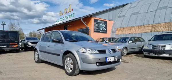 Pelēks Renault Megane 2005 Valmiera, ar dzinēja tilpumu 1.60 L un nobraukumu 148 tūkst. km par 1500 €, foto 1 vietnē AUTOMOTO.COM.LV