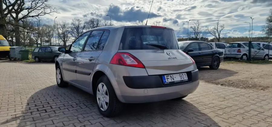 Pelēks Renault Megane 2005 Valmiera, ar dzinēja tilpumu 1.60 L un nobraukumu 148 tūkst. km par 1500 €, foto 5 vietnē AUTOMOTO.COM.LV