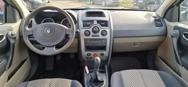 Pelēks Renault Megane 2005 Valmiera, ar dzinēja tilpumu 1.60 L un nobraukumu 148 tūkst. km par 1500 €, foto 8 vietnē AUTOMOTO.COM.LV