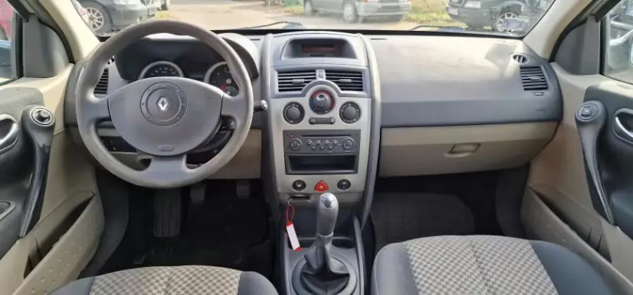 Pelēks Renault Megane 2005 Valmiera, ar dzinēja tilpumu 1.60 L un nobraukumu 148 tūkst. km par 1500 €, foto 9 vietnē AUTOMOTO.COM.LV