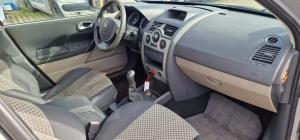 Pelēks Renault Megane 2005 Valmiera, ar dzinēja tilpumu 1.60 L un nobraukumu 148 tūkst. km par 1500 €, foto 11 vietnē AUTOMOTO.COM.LV