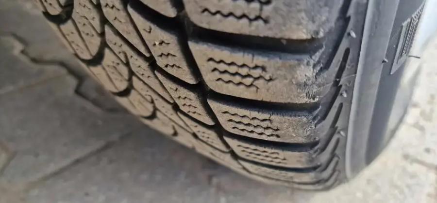Pelēks Renault Megane 2005 Valmiera, ar dzinēja tilpumu 1.60 L un nobraukumu 148 tūkst. km par 1500 €, foto 14 vietnē AUTOMOTO.COM.LV