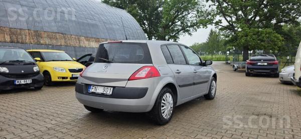 Grey Renault Megane 2005 in Valmiera, with an engine capacity of 1.60 L and mileage of 151 thousand km for 1700 €, photo 3 on AUTOMOTO.COM.LV