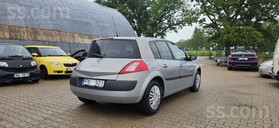 Pelēks Renault Megane 2005 Valmiera, ar dzinēja tilpumu 1.60 L un nobraukumu 151 tūkst. km par 1700 €, foto 4 vietnē AUTOMOTO.COM.LV