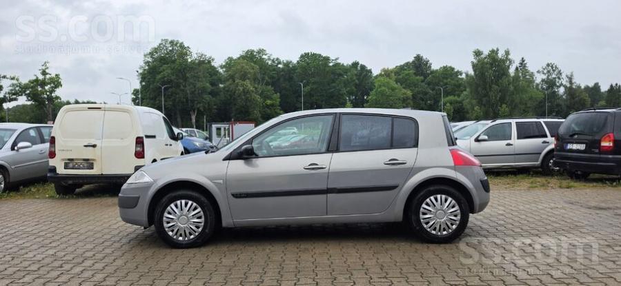 Pelēks Renault Megane 2005 Valmiera, ar dzinēja tilpumu 1.60 L un nobraukumu 151 tūkst. km par 1700 €, foto 6 vietnē AUTOMOTO.COM.LV