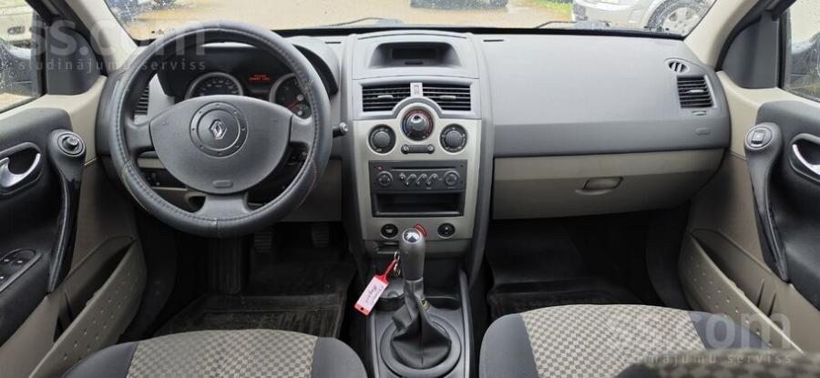Pelēks Renault Megane 2005 Valmiera, ar dzinēja tilpumu 1.60 L un nobraukumu 151 tūkst. km par 1700 €, foto 8 vietnē AUTOMOTO.COM.LV