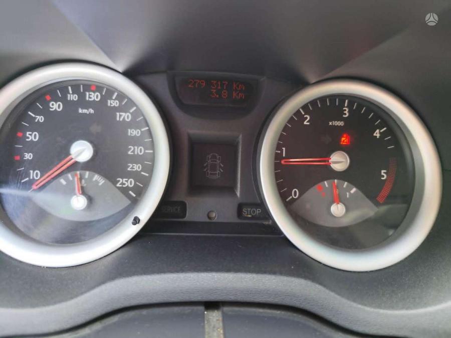 Grey Renault Megane 2005 in Kaunas, with an engine capacity of 1.46 L and mileage of 279 thousand km for 900 €, photo 10 on AUTOMOTO.COM.LV