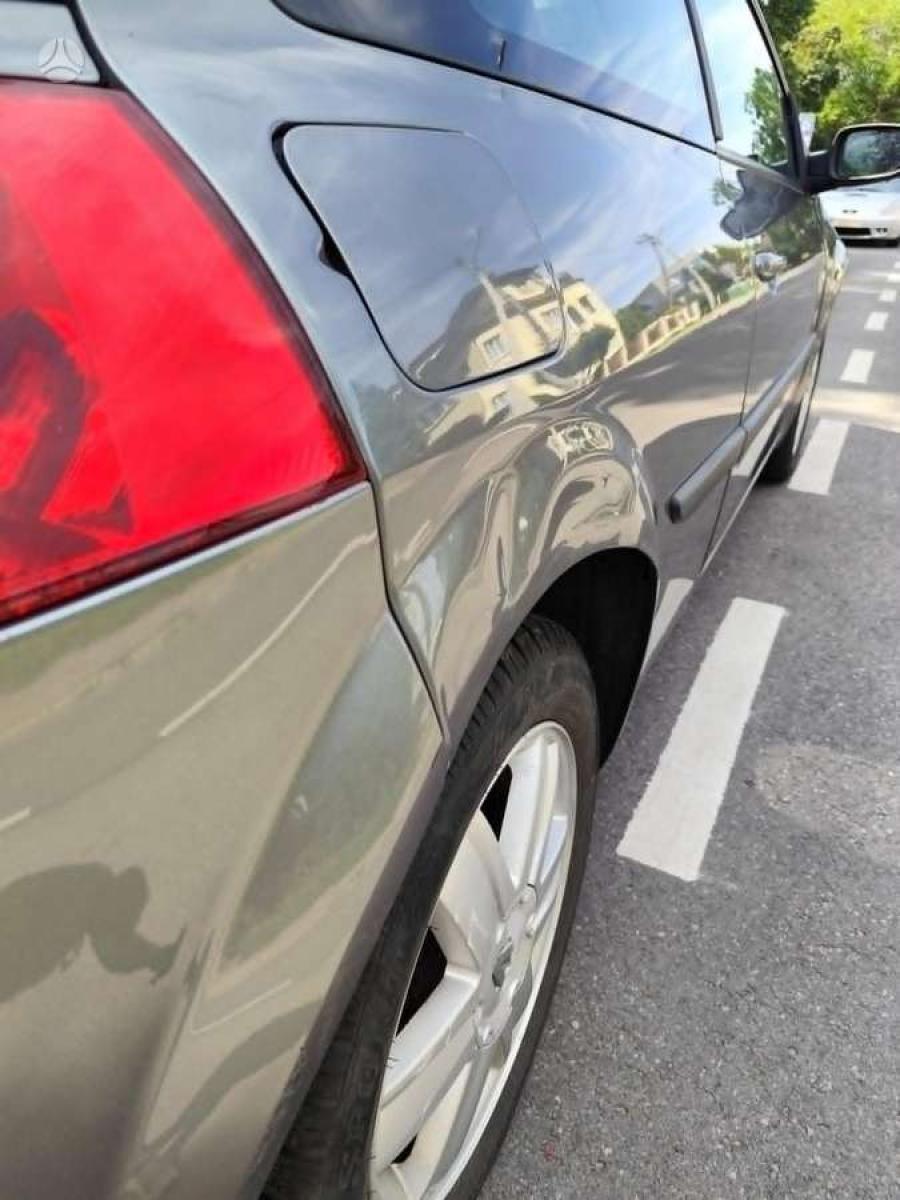 Grey Renault Megane 2005 in Kaunas, with an engine capacity of 1.46 L and mileage of 279 thousand km for 900 €, photo 17 on AUTOMOTO.COM.LV