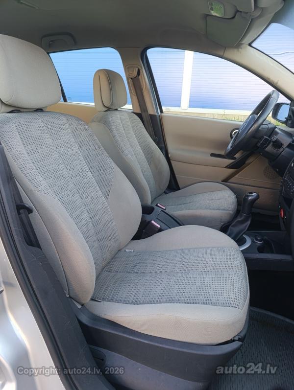 Pelēks Renault Megane 2006 Tartu, ar dzinēja tilpumu 1.40 L un nobraukumu 136 tūkst. km par 990 €, foto 10 vietnē AUTOMOTO.COM.LV