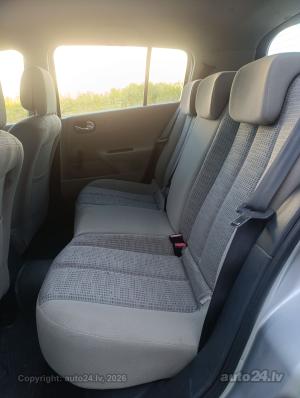Pelēks Renault Megane 2006 Tartu, ar dzinēja tilpumu 1.40 L un nobraukumu 136 tūkst. km par 990 €, foto 12 vietnē AUTOMOTO.COM.LV