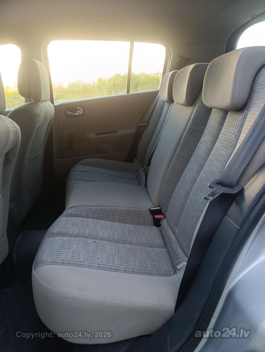 Pelēks Renault Megane 2006 Tartu, ar dzinēja tilpumu 1.40 L un nobraukumu 136 tūkst. km par 990 €, foto 12 vietnē AUTOMOTO.COM.LV