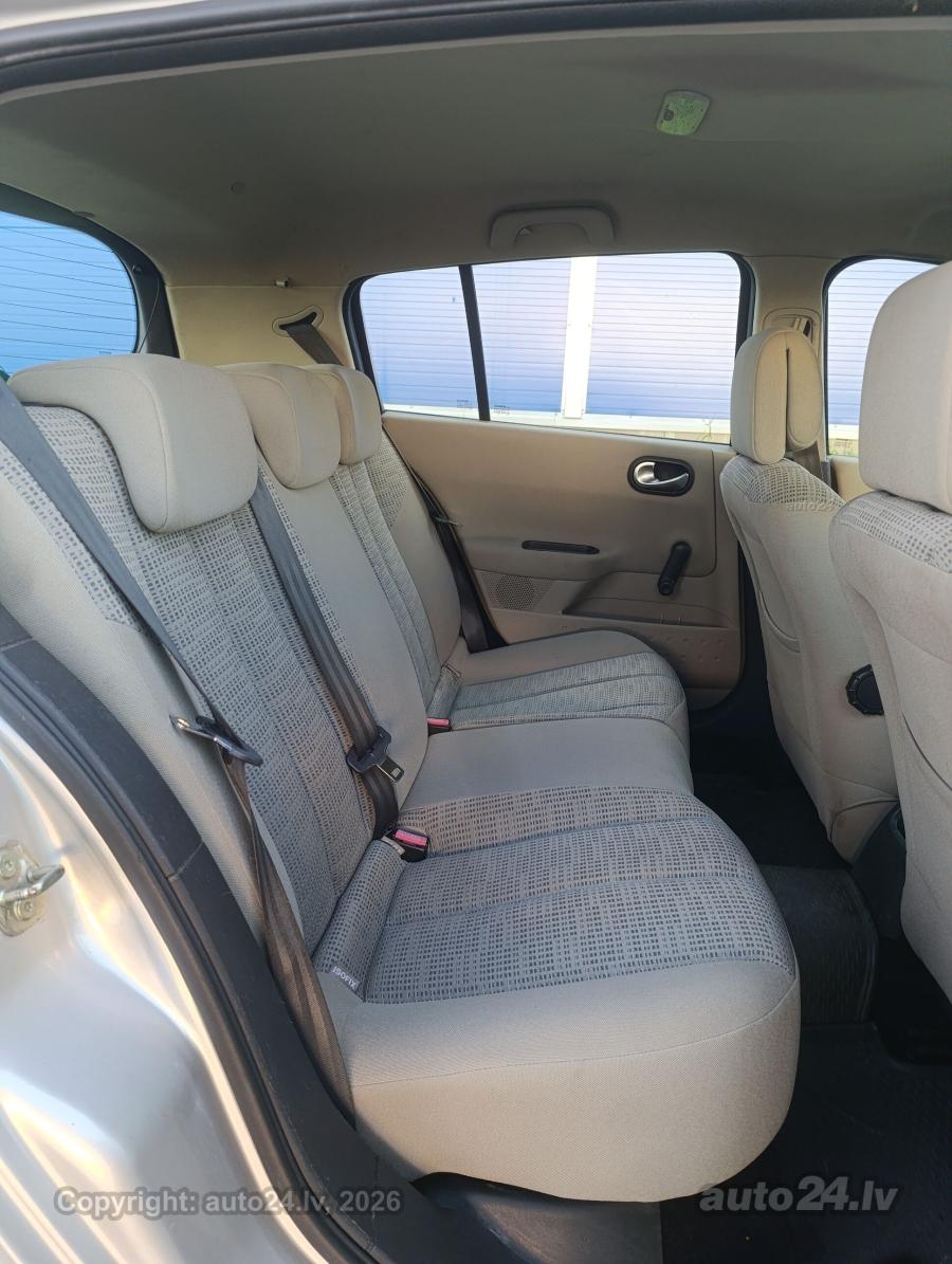 Pelēks Renault Megane 2006 Tartu, ar dzinēja tilpumu 1.40 L un nobraukumu 136 tūkst. km par 990 €, foto 13 vietnē AUTOMOTO.COM.LV