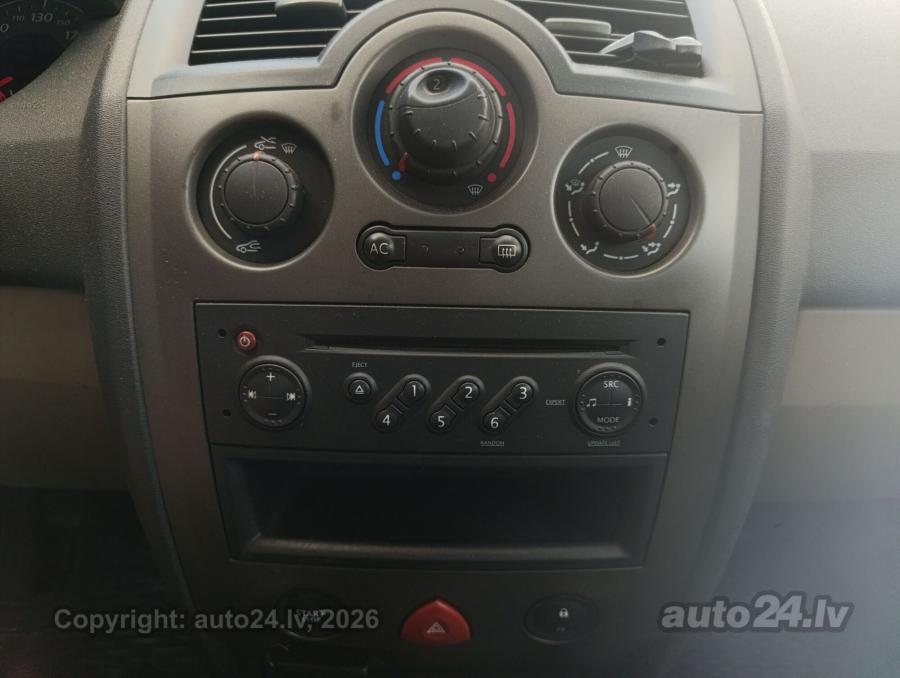 Pelēks Renault Megane 2006 Tartu, ar dzinēja tilpumu 1.40 L un nobraukumu 136 tūkst. km par 990 €, foto 15 vietnē AUTOMOTO.COM.LV