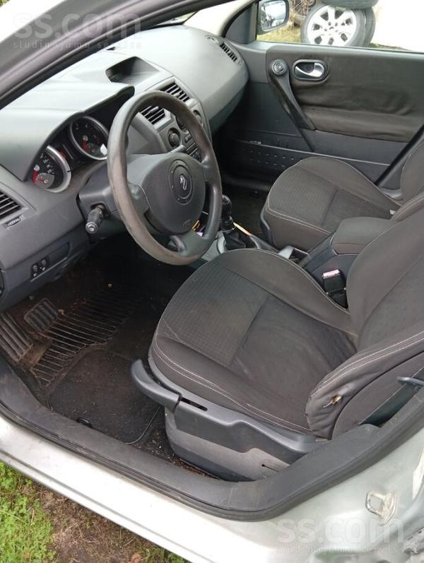 Grey Renault Megane 2006 in Riga, with an engine capacity of 1.50 L and mileage of 296 thousand km for 840 €, photo 3 on AUTOMOTO.COM.LV