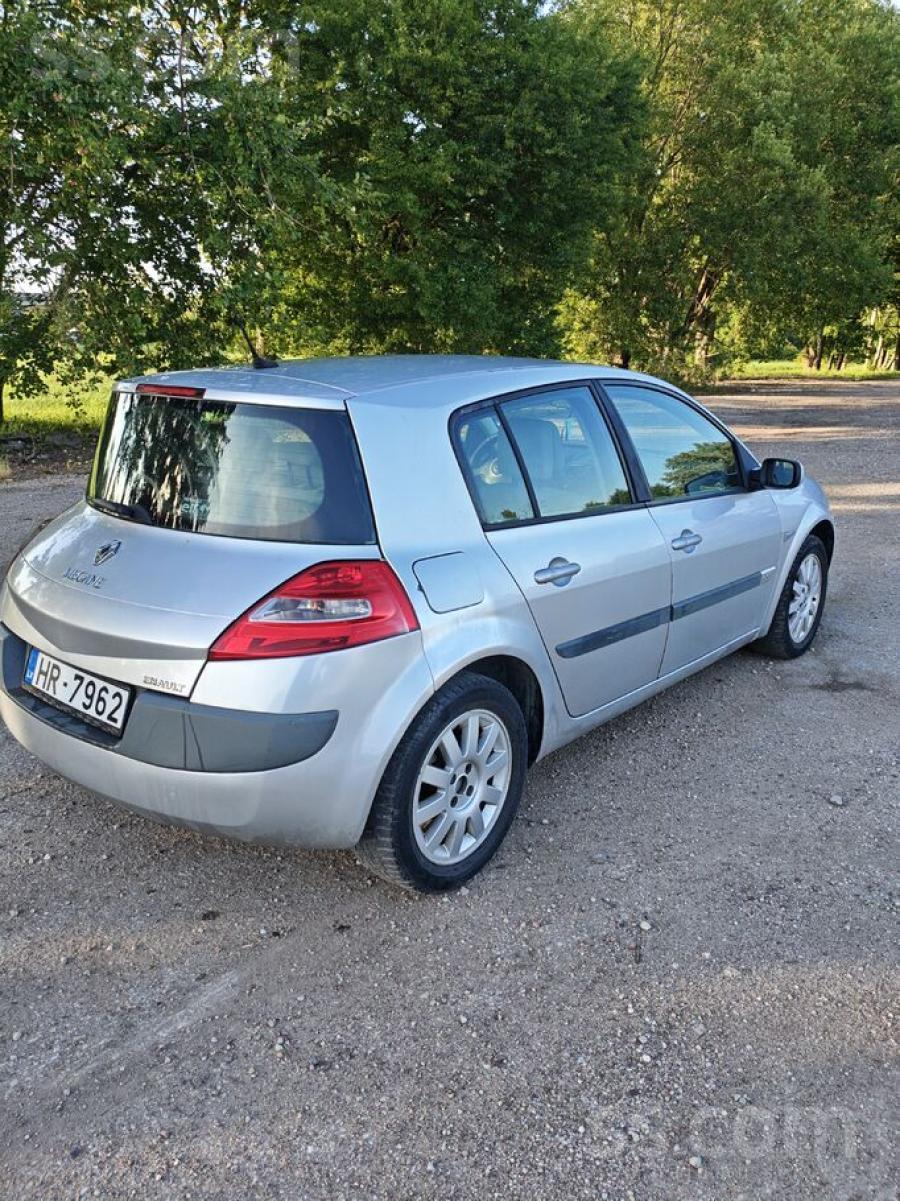 Grey Renault Megane 2006 in Saldus, with an engine capacity of 1.50 L and mileage of 293 thousand km for 400 €, photo 4 on AUTOMOTO.COM.LV