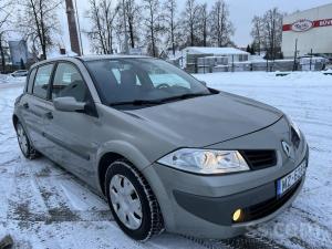 Grey Renault Megane 2008 in Jelgava, with an engine capacity of 1.60 L and mileage of 229 thousand km for 1090 €, photo 4 on AUTOMOTO.COM.LV