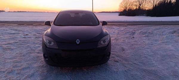 Pelēks Renault Megane 2009 Kauņa, ar dzinēja tilpumu 1.60 L un nobraukumu 189 tūkst. km par 3000 €, foto 2 vietnē AUTOMOTO.COM.LV