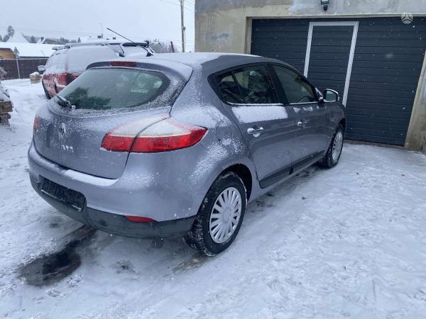 Grey Renault Megane 2009 in Marijampole, with an engine capacity of 1.60 L and mileage of 113 thousand km for 3400 €, photo 4 on AUTOMOTO.COM.LV