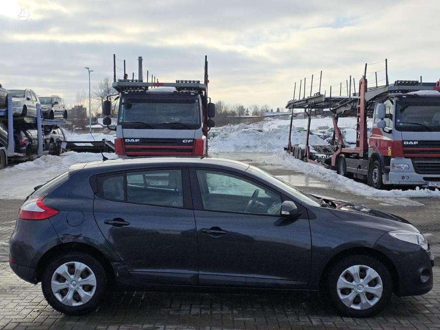 Pelēks Renault Megane 2009 Tauragė, ar dzinēja tilpumu 1.46 L un nobraukumu 258 tūkst. km par 2400 €, foto 14 vietnē AUTOMOTO.COM.LV