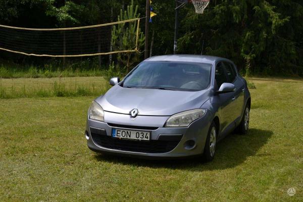 Grey Renault Megane 2009 in Vilnius, with an engine capacity of 1.60 L and mileage of 190 thousand km for 1200 €, photo 1 on AUTOMOTO.COM.LV