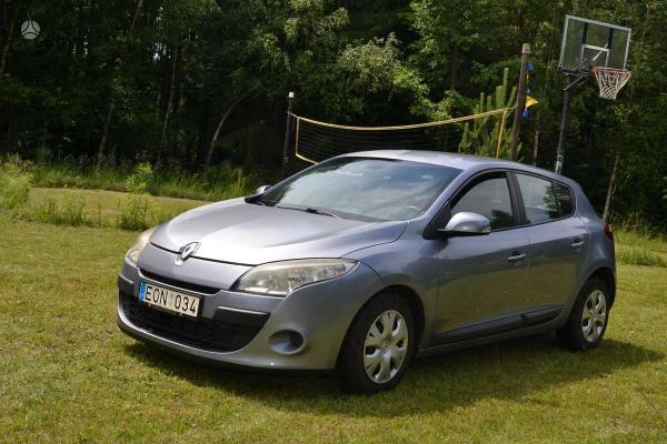 Grey Renault Megane 2009 in Vilnius, with an engine capacity of 1.60 L and mileage of 190 thousand km for 1200 €, photo 2 on AUTOMOTO.COM.LV