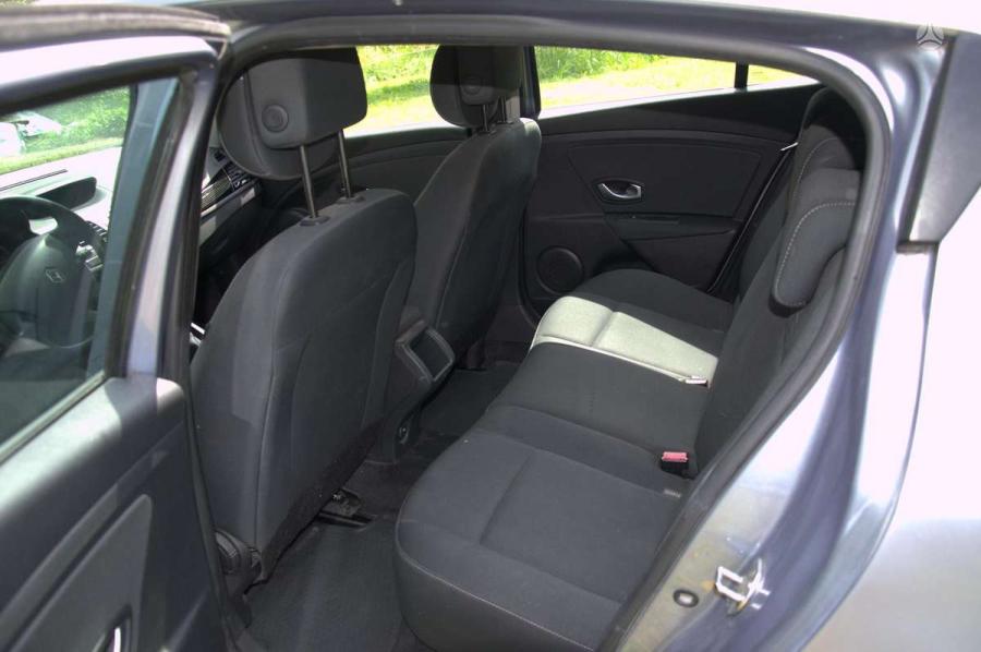 Grey Renault Megane 2009 in Vilnius, with an engine capacity of 1.60 L and mileage of 190 thousand km for 1200 €, photo 8 on AUTOMOTO.COM.LV