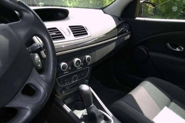 Grey Renault Megane 2009 in Vilnius, with an engine capacity of 1.60 L and mileage of 190 thousand km for 1200 €, photo 10 on AUTOMOTO.COM.LV