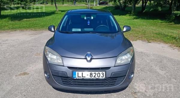 Grey Renault Megane 2009 in Liepaja, with an engine capacity of 2.00 L and mileage of 240 thousand km for 2050 €, photo 3 on AUTOMOTO.COM.LV
