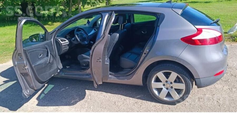 Grey Renault Megane 2009 in Liepaja, with an engine capacity of 2.00 L and mileage of 240 thousand km for 2050 €, photo 7 on AUTOMOTO.COM.LV