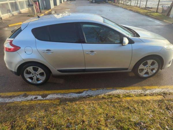 Grey Renault Megane 2010 in Panevezys, with an engine capacity of 1.46 L and mileage of 242 thousand km for 2600 €, photo 3 on AUTOMOTO.COM.LV