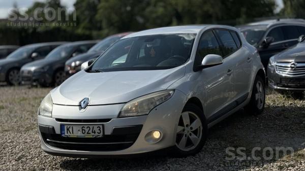 Серый Рено Меган 2010 в Елгава, объемом двигателя 1.50 л и пробегом 303 тыс. км за 1990 €, фото 2 на AUTOMOTO.COM.LV