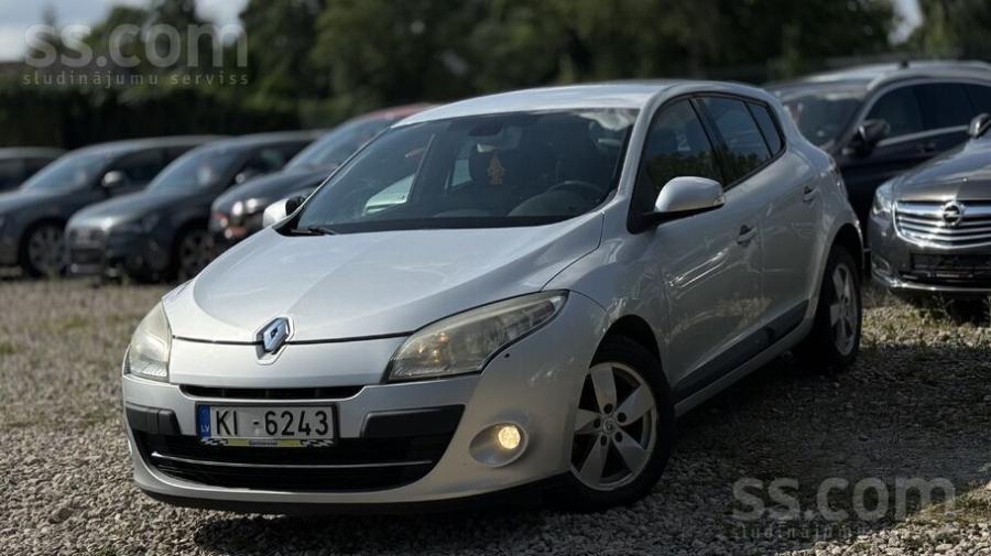 Pelēks Renault Megane 2010 Jelgava, ar dzinēja tilpumu 1.50 L un nobraukumu 303 tūkst. km par 1990 €, foto 3 vietnē AUTOMOTO.COM.LV