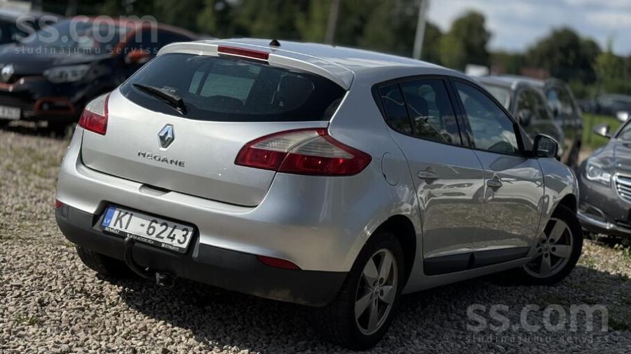 Pelēks Renault Megane 2010 Jelgava, ar dzinēja tilpumu 1.50 L un nobraukumu 303 tūkst. km par 1990 €, foto 4 vietnē AUTOMOTO.COM.LV