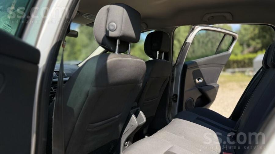 Pelēks Renault Megane 2010 Jelgava, ar dzinēja tilpumu 1.50 L un nobraukumu 303 tūkst. km par 1990 €, foto 9 vietnē AUTOMOTO.COM.LV