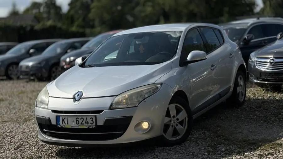 Pelēks Renault Megane 2010 Jelgava, ar dzinēja tilpumu 1.50 L un nobraukumu 303 tūkst. km par 1990 €, foto 3 vietnē AUTOMOTO.COM.LV