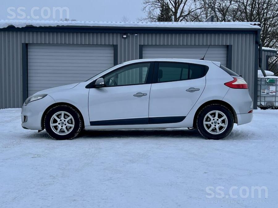 Pelēks Renault Megane 2011 Cēsis, ar dzinēja tilpumu 1.50 L un nobraukumu 273 tūkst. km par 3500 €, foto 6 vietnē AUTOMOTO.COM.LV